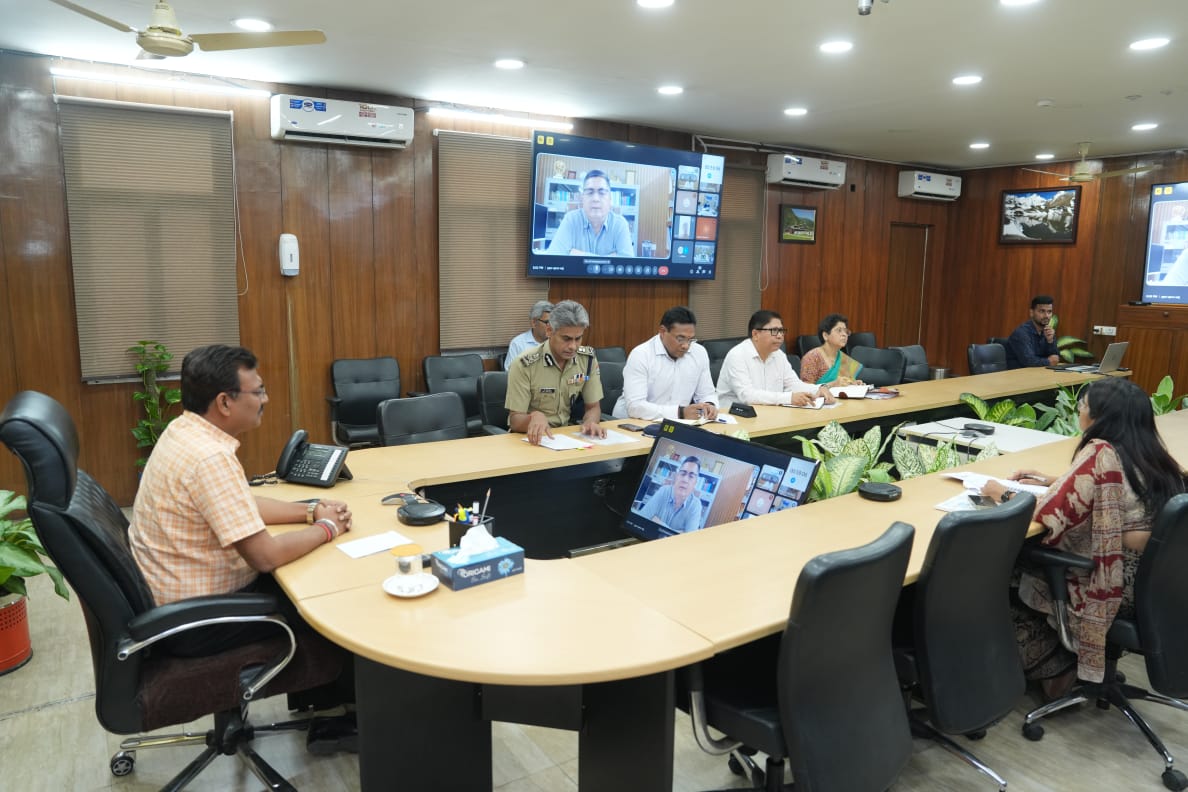 ब्रेकिंग देहरादून : मुख्य सचिव ने लिया जिलाधिकारियों से चारधाम यात्रा की तैयारियों का जायजा ...